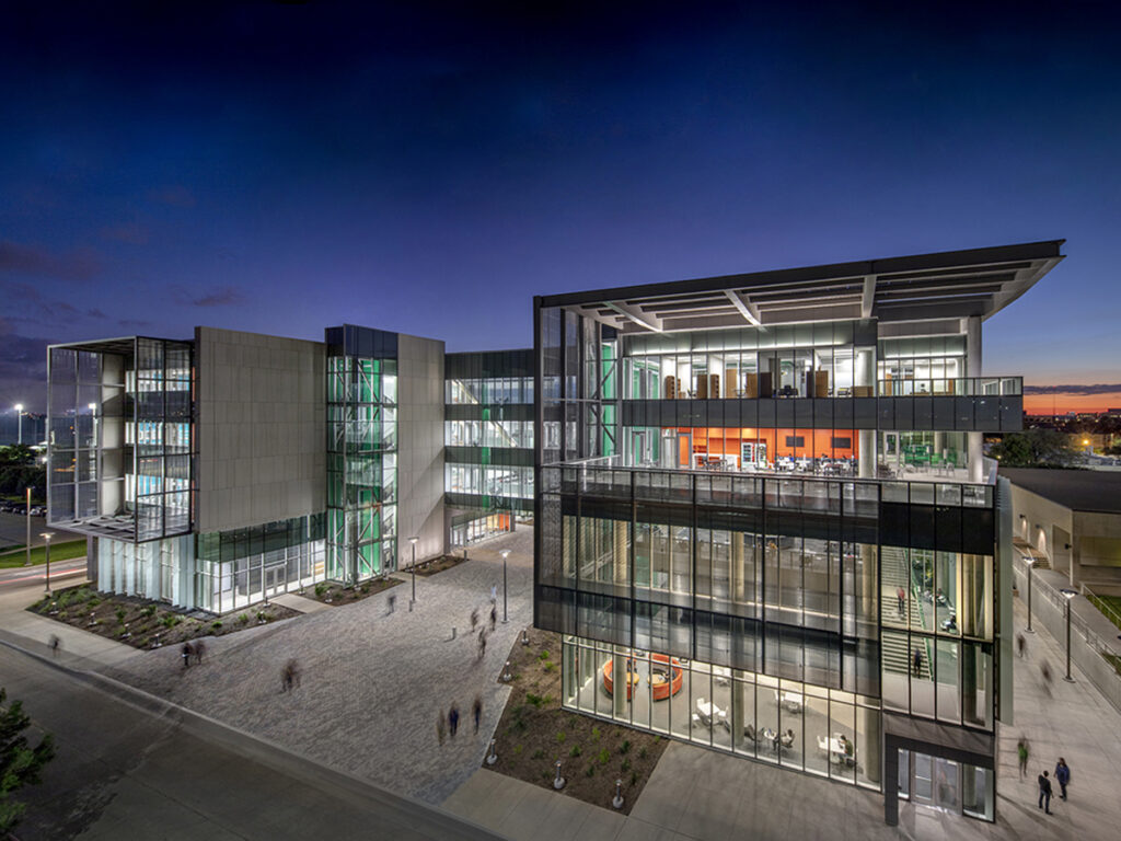 SmithGroup project profile: University of Texas at Dallas, Engineering & Computer Science, West ...